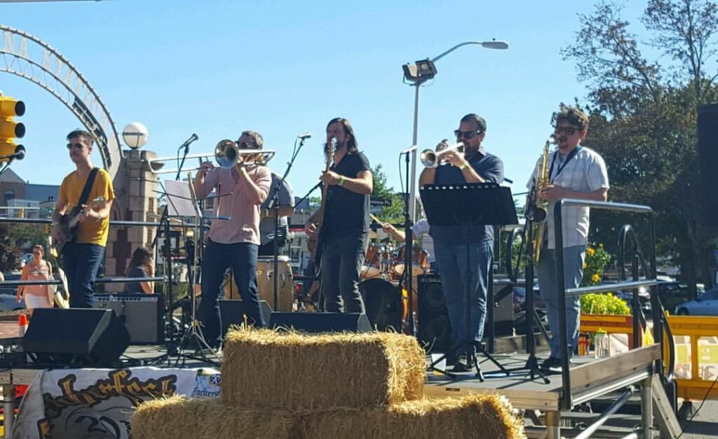 Photos – The Defending Champions